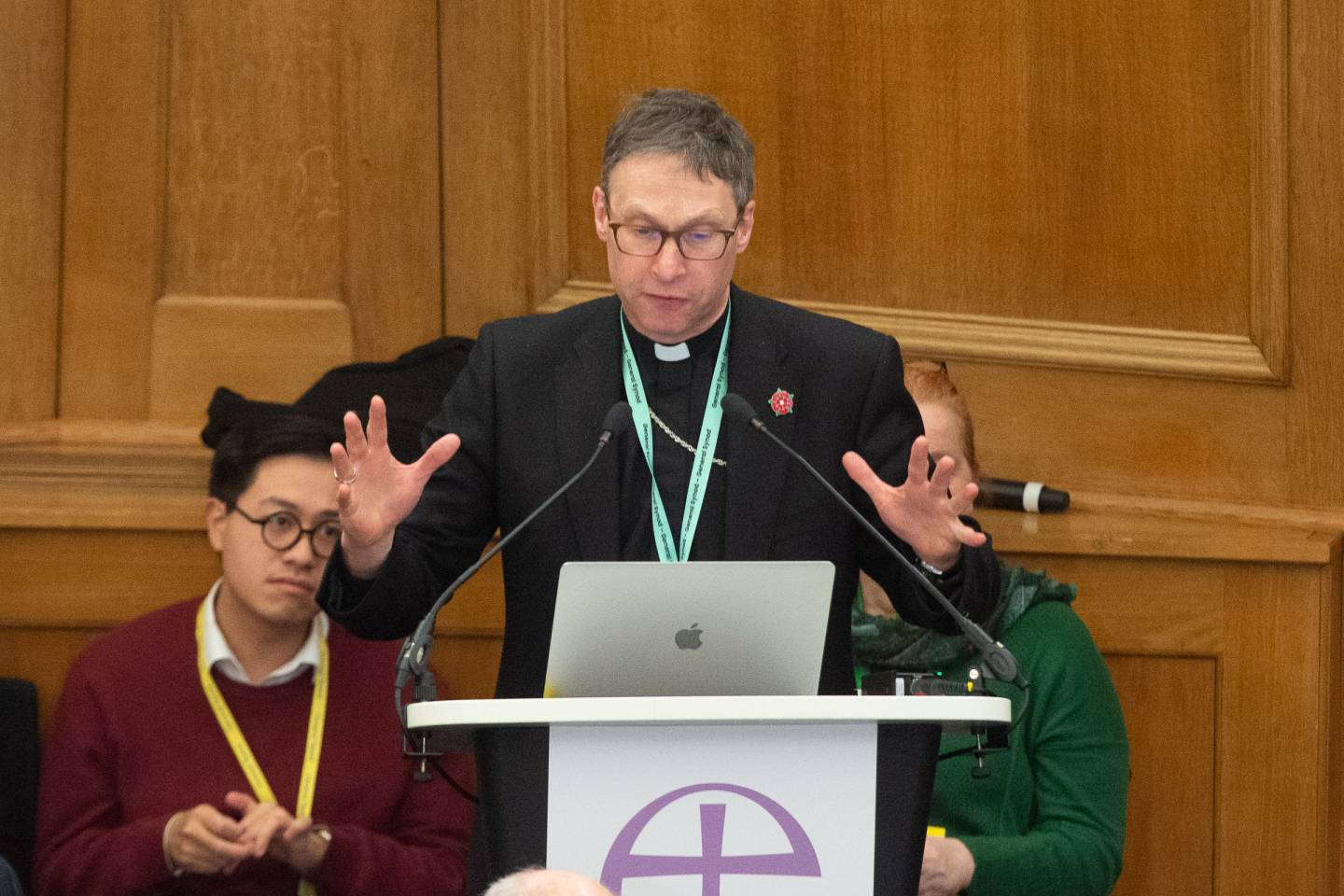CofE votes not to fully outsource safeguarding scrutiny, for now