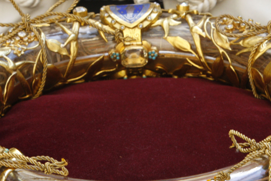 Crown of Thorns relic returns to Notre Dame