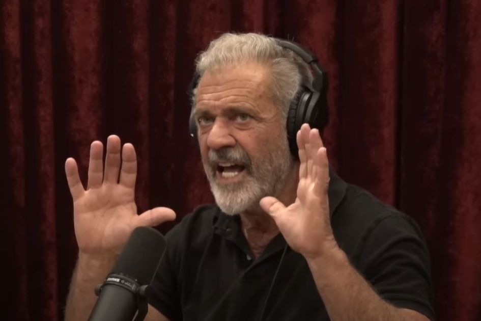 🦊 EMOTIONAL MELTDOWN GOES VIRAL: Joe Rogan BREAKS DOWN After Mel Gibson ...