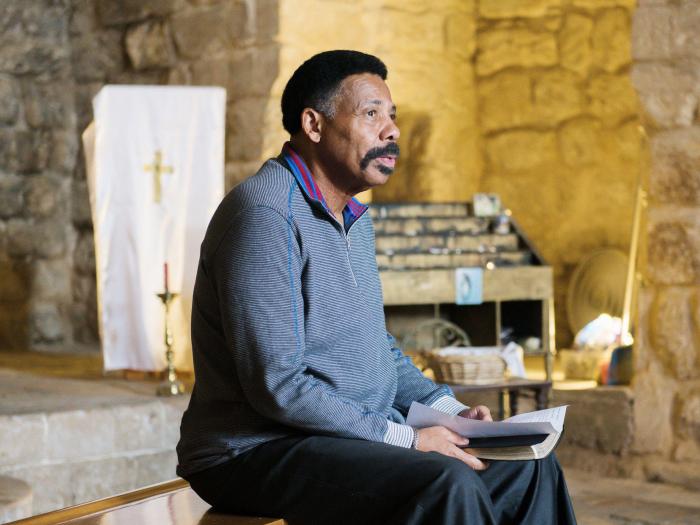 Pastor Tony Evans returns to preaching after stepping down over ...