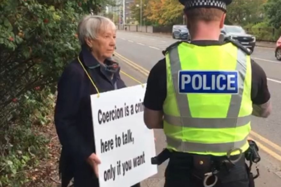 Arrest for prayer in abortion buffer zone 'troubling', say Catholic bishops