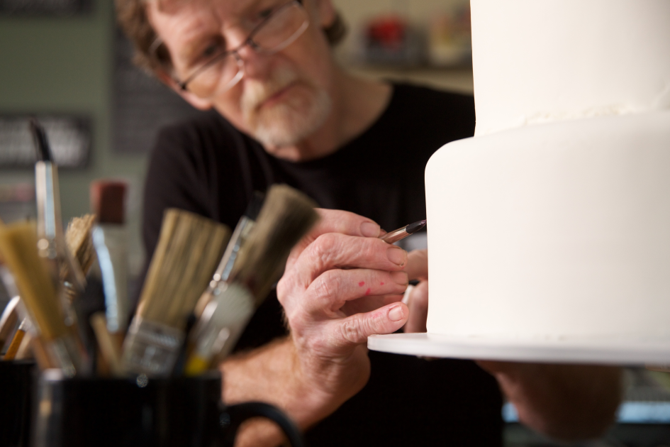 US Christian baker back in court for refusing to bake a cake to ...