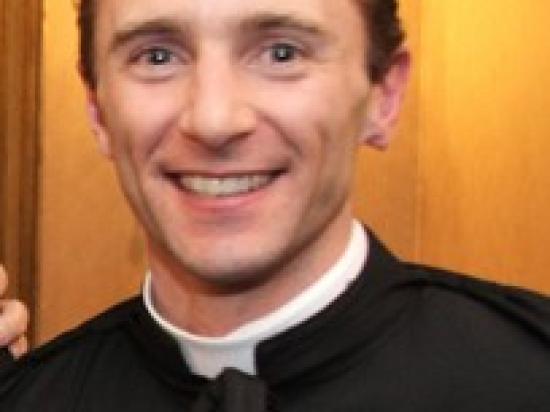 Priest hailed a hero after apprehending suspect in US
