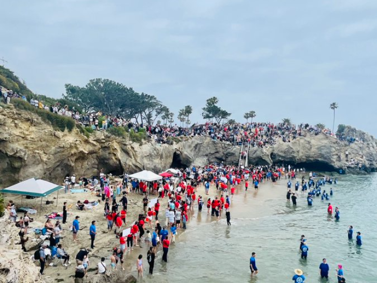 Thousands baptised at ‘historic’ Pentecost event