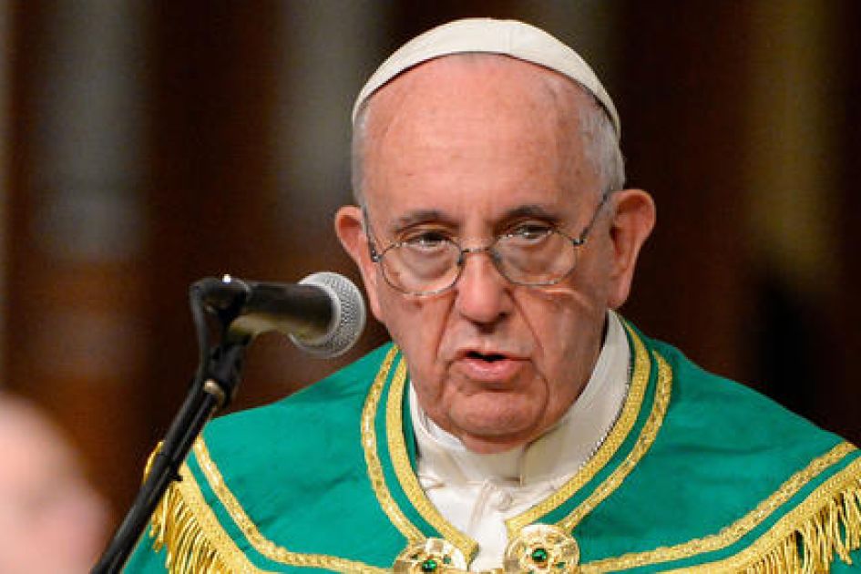 Fake priest arrested in alleged Pope ticket scam Fake priest arrested in alleged Pope ticket scam