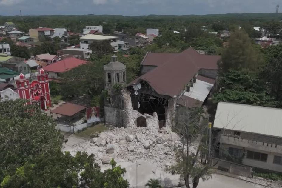 Historic Philippines church damaged by powerful earthquake