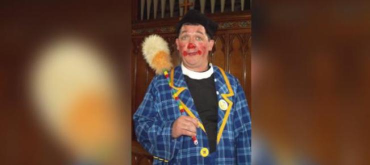 Church urged not to forget pie-throwing priest clown