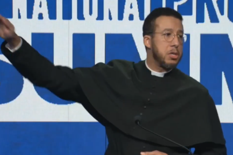 Calvin Robinson loses licence after mimicking Elon Musk's salute