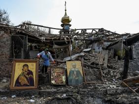 Russia 'persecuting churches' and 'weaponising religion' in Ukraine ...