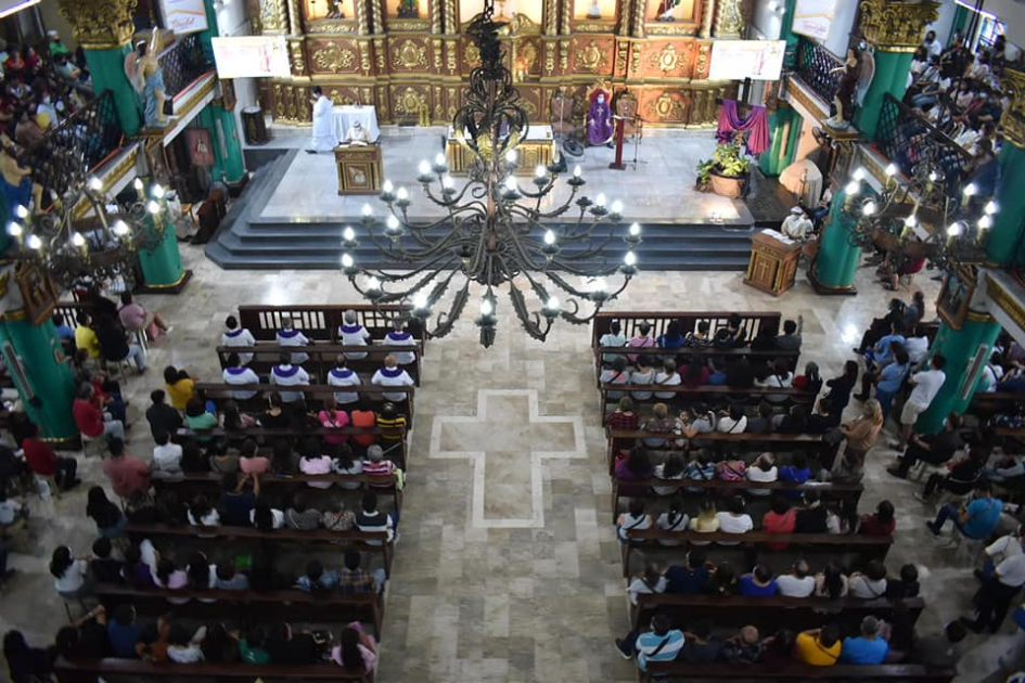 80-year-old choir singer dies after church collapse in Philippines
