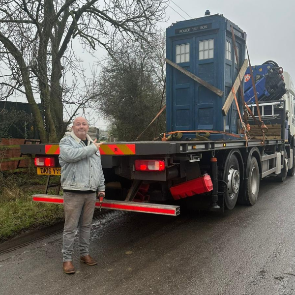 Doctor Who Tardis draws global attention to Cambridge church