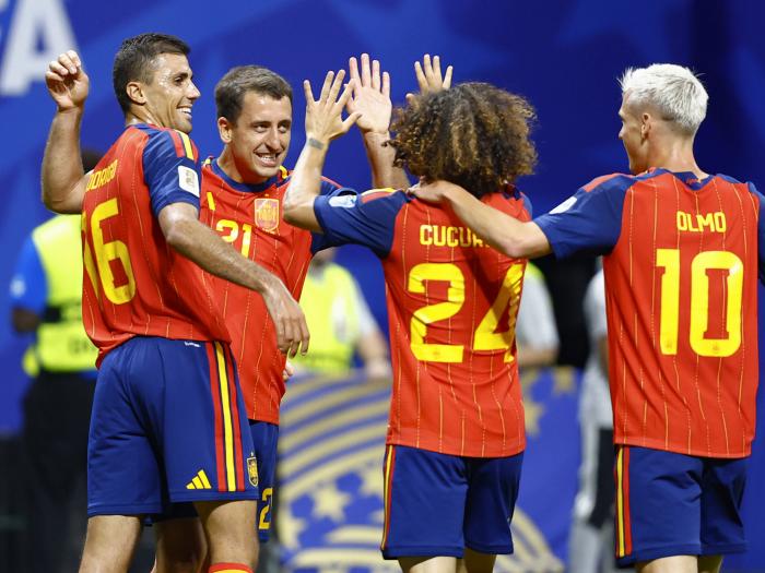 Spanish church opens doors for rough sleepers to watch World Cup games