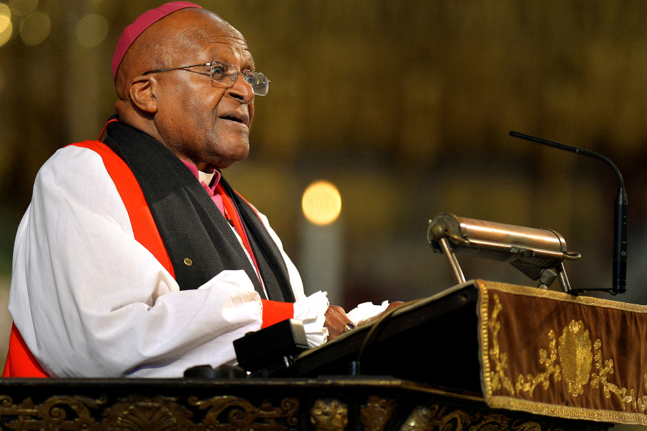 Nobel Prize-winning anti-apartheid hero Archbishop Desmond Tutu dies ...