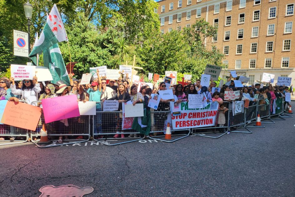 Pakistani-Christians protest in Manchester as thousands flee violence