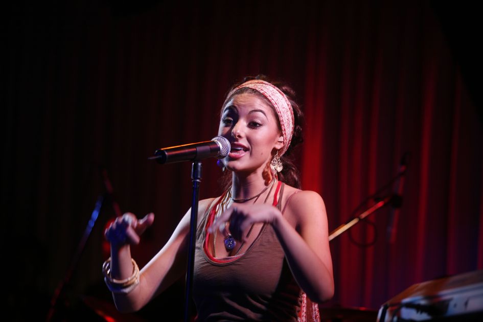 Former Christian singer Stacey Orrico accuses manager of assaulting her ...