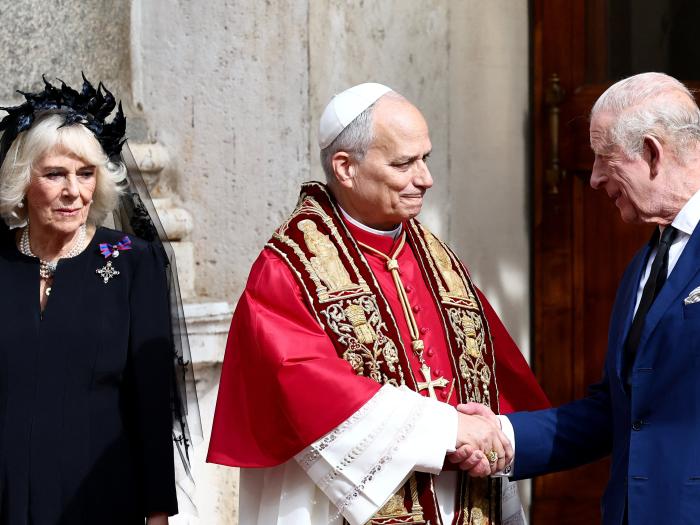 King and Pope join in historic prayer service