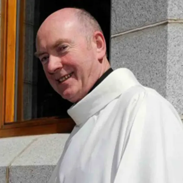 Porn scandal priest returns to ministry after being cleared in ...
