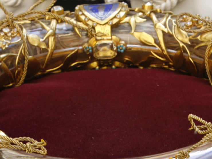 Crown of Thorns relic returns to Notre Dame