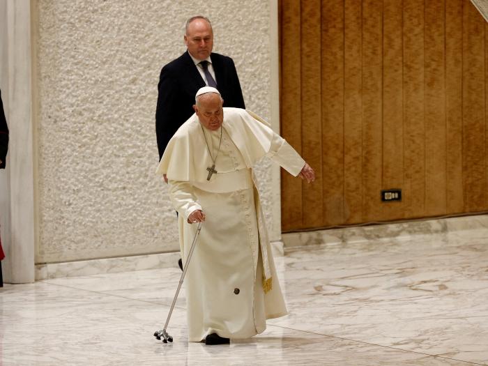 Pope stumbles entering Jubilee audience after walking stick breaks