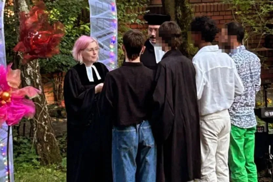 German priest criticised for blessing polyamorous ‘marriage’