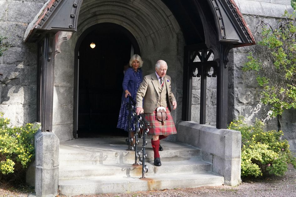 King and Queen attend prayers to mark anniversary of Queen Elizabeth II ...