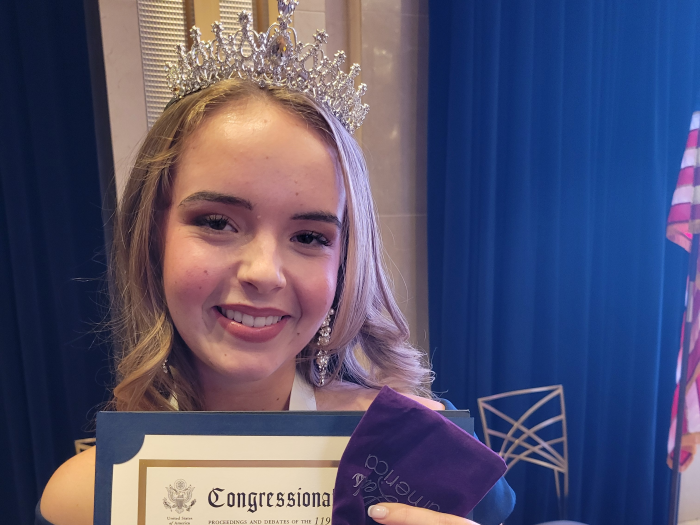 Christian pageant winner honoured for refusing to compromise her faith
