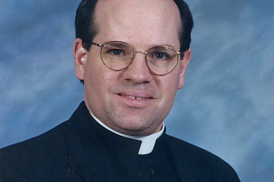 Man who fatally stabbed Nebraska priest in rectory pleads guilty