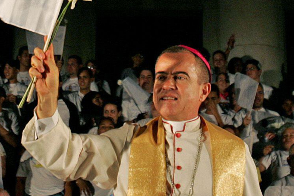 Archbishop of Puerto Rico calls on Trump to apologise for 'floating ...