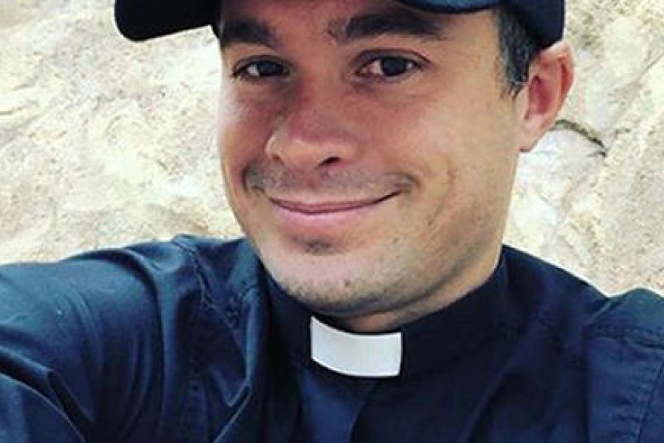 Popular Instagram priest wants to use influence for the Gospel