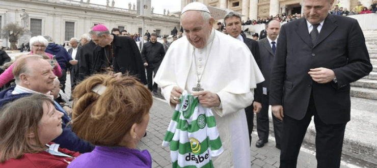 Pope given Celtic football shirt