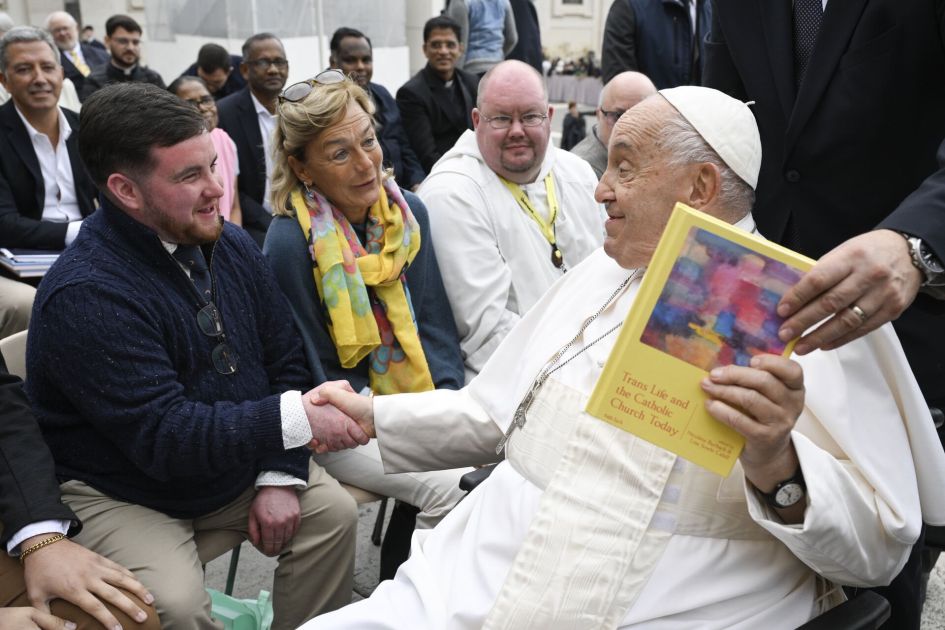 Pope meets transgender teacher with priesthood aspirations