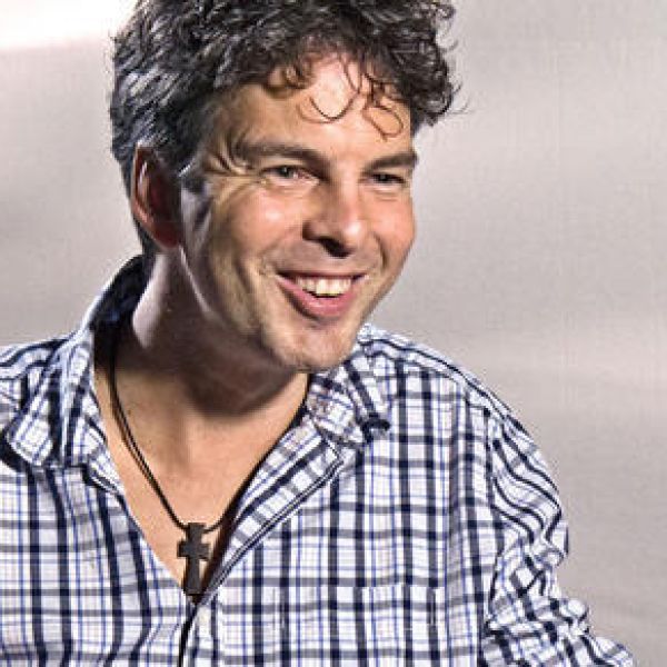 Pete Greig hands over leadership of 24-7 Prayer