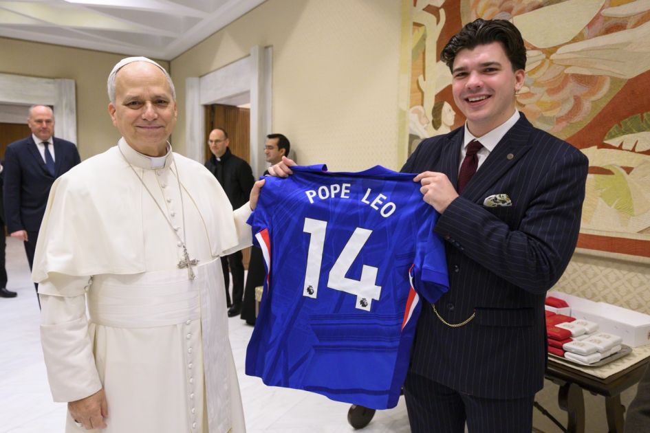 'Keep dreaming big', Traitors star Harry Clark meets Pope Leo