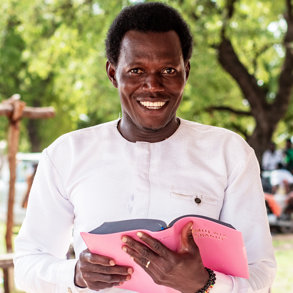 Celebrations as Bible translated into 800th language