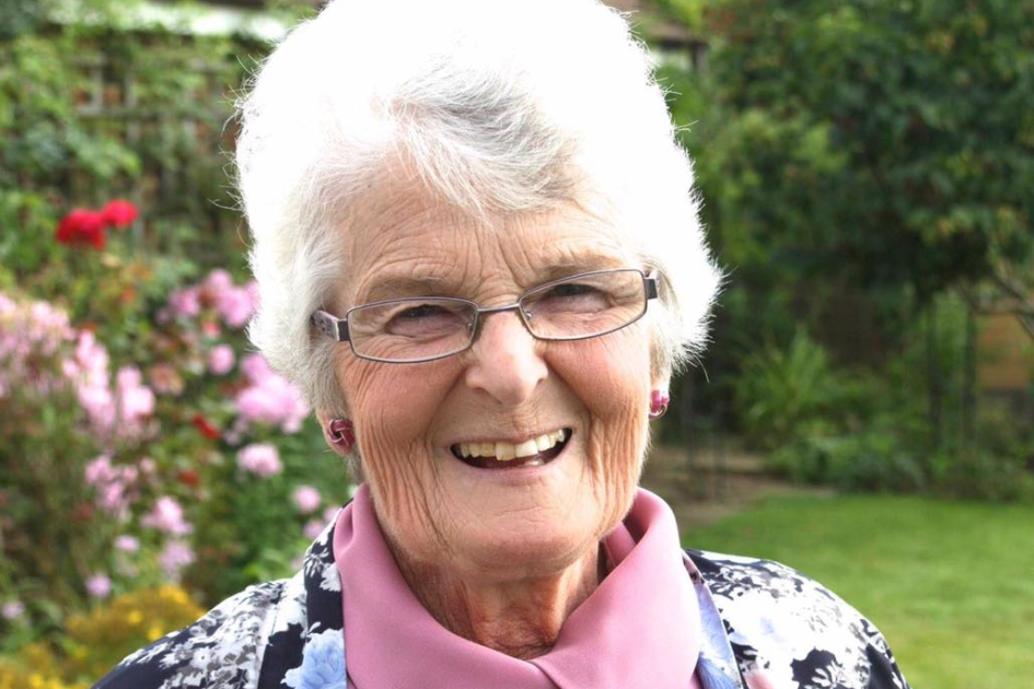 Christian author and healing ministry leader Jennifer Rees Larcombe ...