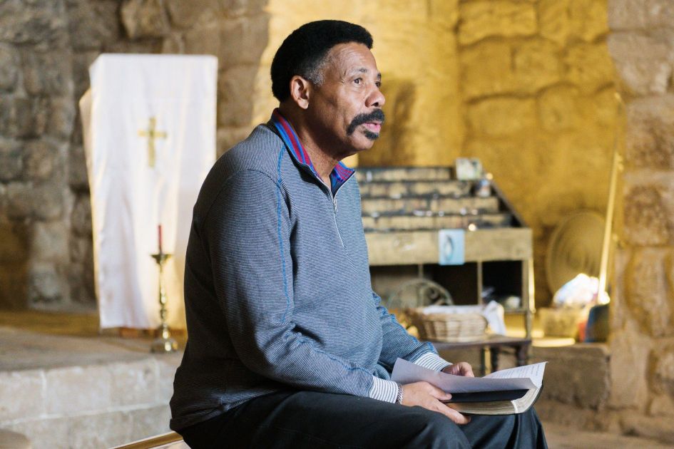 Pastor Tony Evans returns to preaching after stepping down over ...