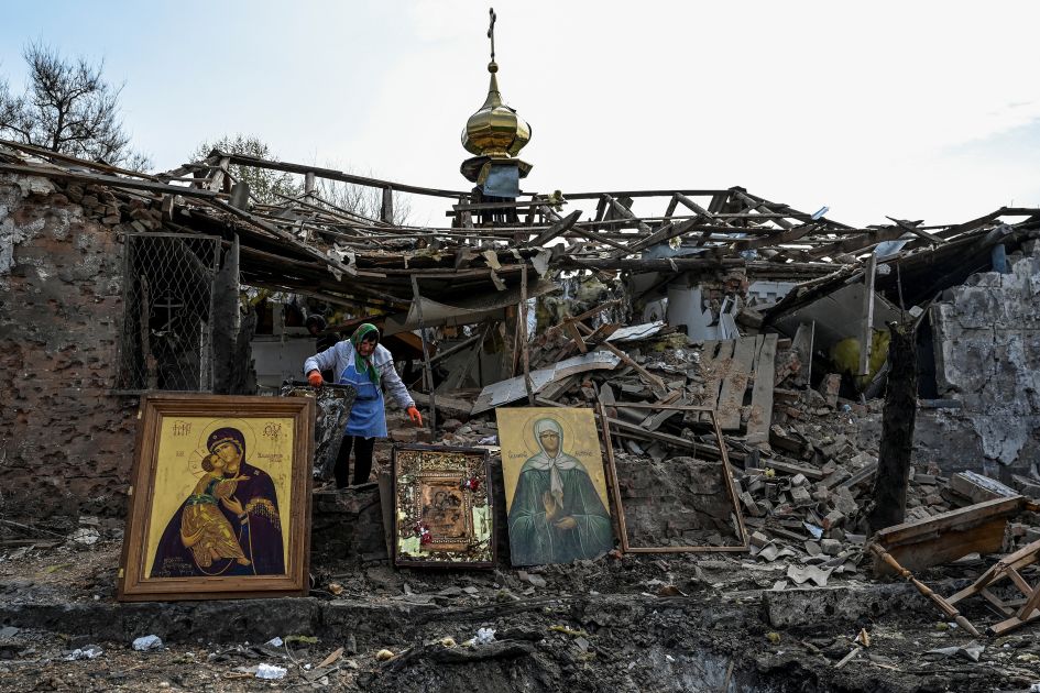 Russia 'persecuting churches' and 'weaponising religion' in Ukraine ...