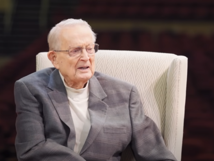 US pastor and author Chuck Swindoll to step down as senior pastor of ...