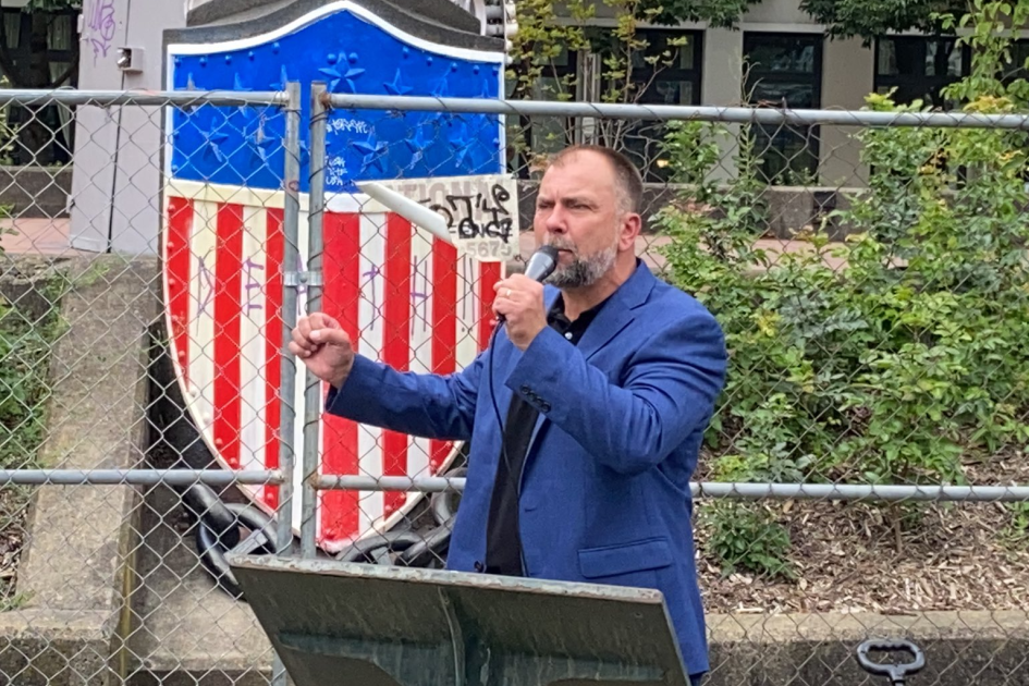 Canadian pastor who called police 'Nazis' over Covid restrictions wins ...