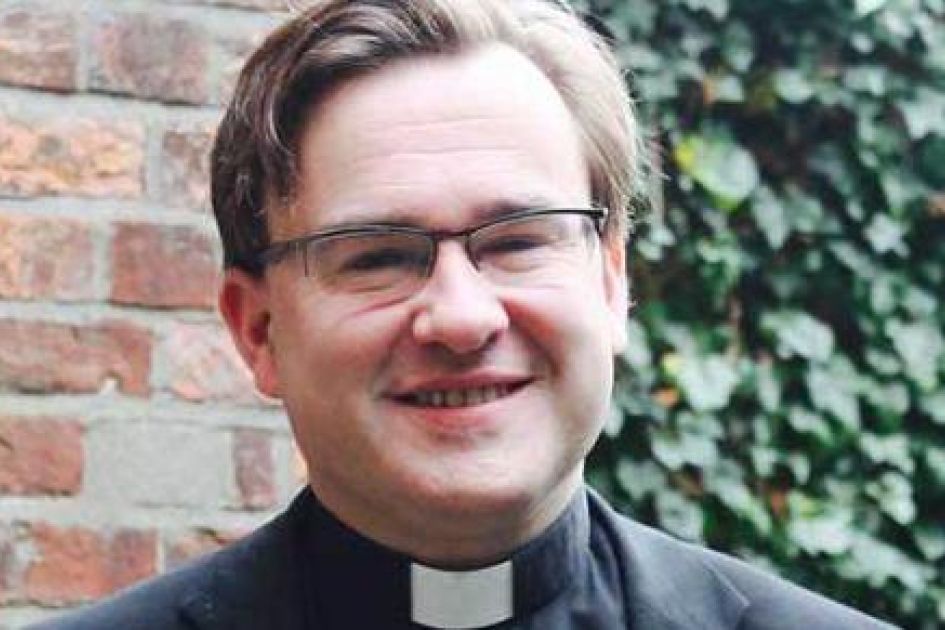 Priest calls for homeless shelter to be reopened