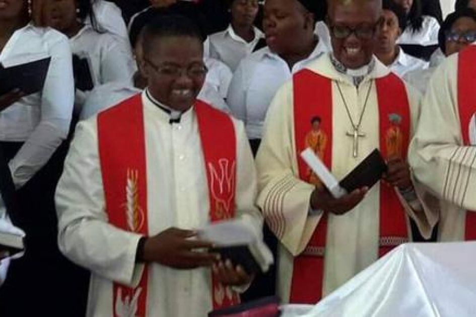 What do you know about the Methodist choir performing at Glastonbury?