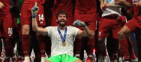 Champions League winning goalkeeper shows Christian faith when celebrating