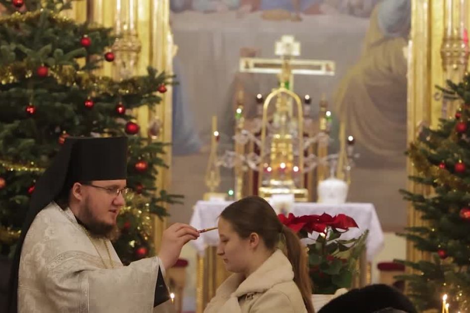 Ukrainians mark Orthodox Christmas in Poland with a prayer to return home