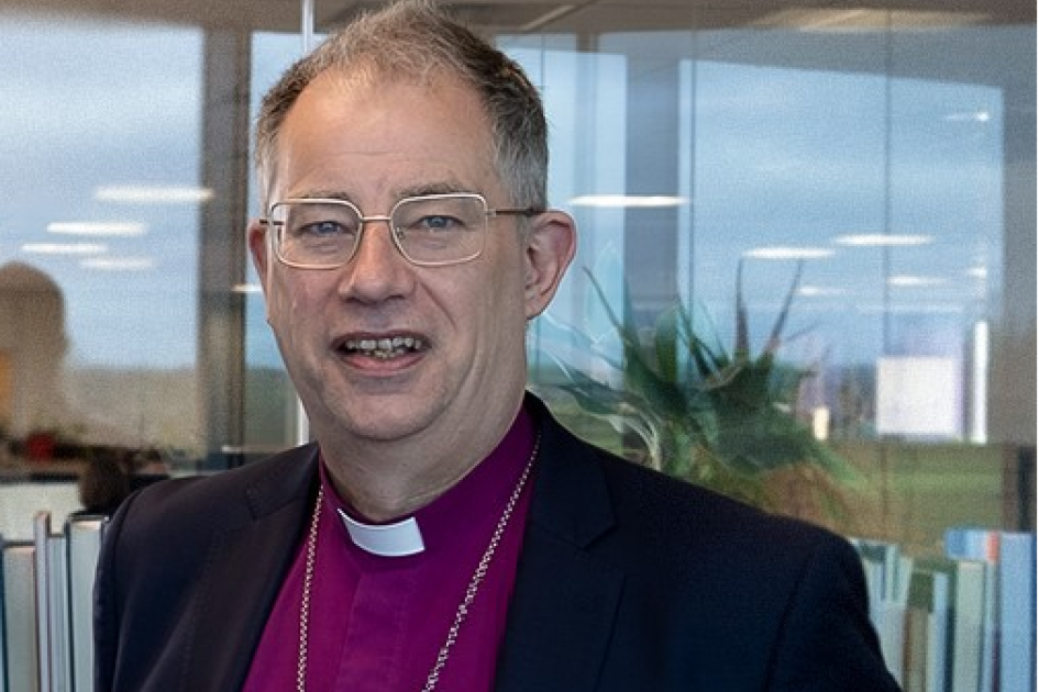 Bishop of Oxford to retire after a decade of service
