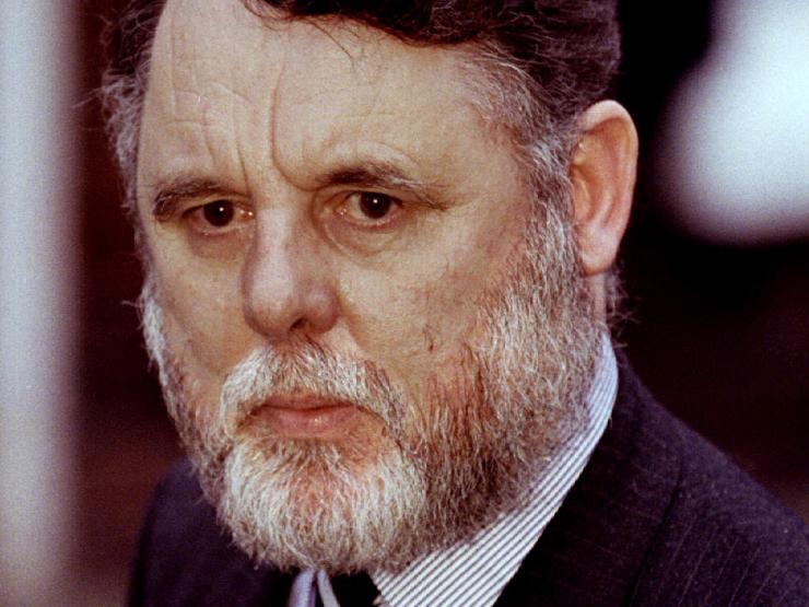 A full fridge and a Land Rover - the Queen's treats for former ...